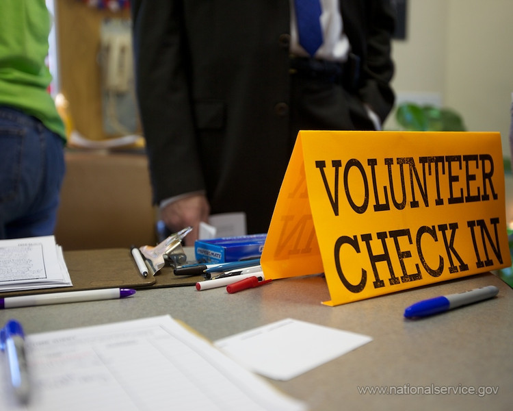 VolunteerCheckIn-L - PeopleFacts
